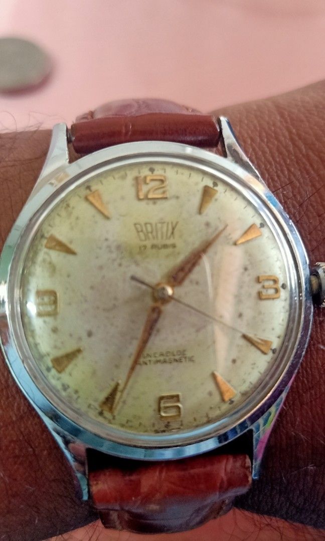 BRITIX Vintage Swiss, Men's Fashion, Watches & Accessories, Watches on ...