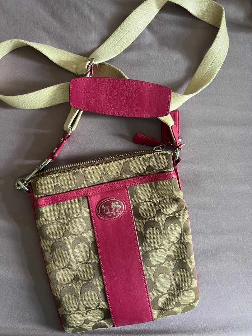 Coach cross body bag, Women's Fashion, Bags & Wallets, Cross-body Bags ...