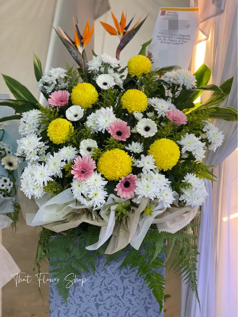 FREE DELIVERY Condolence Flower Stand | Sympathy Flower Wreath ...