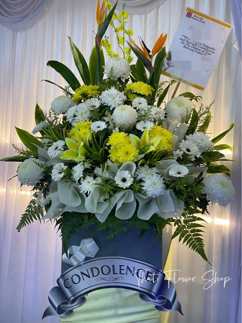 FREE DELIVERY Condolence Flower Stand | Sympathy Flower Wreath ...