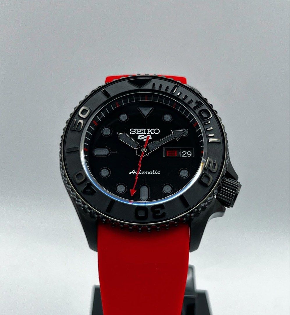 Custom Seiko Mod Blacked out SKX with a hint of red, Men's Fashion ...
