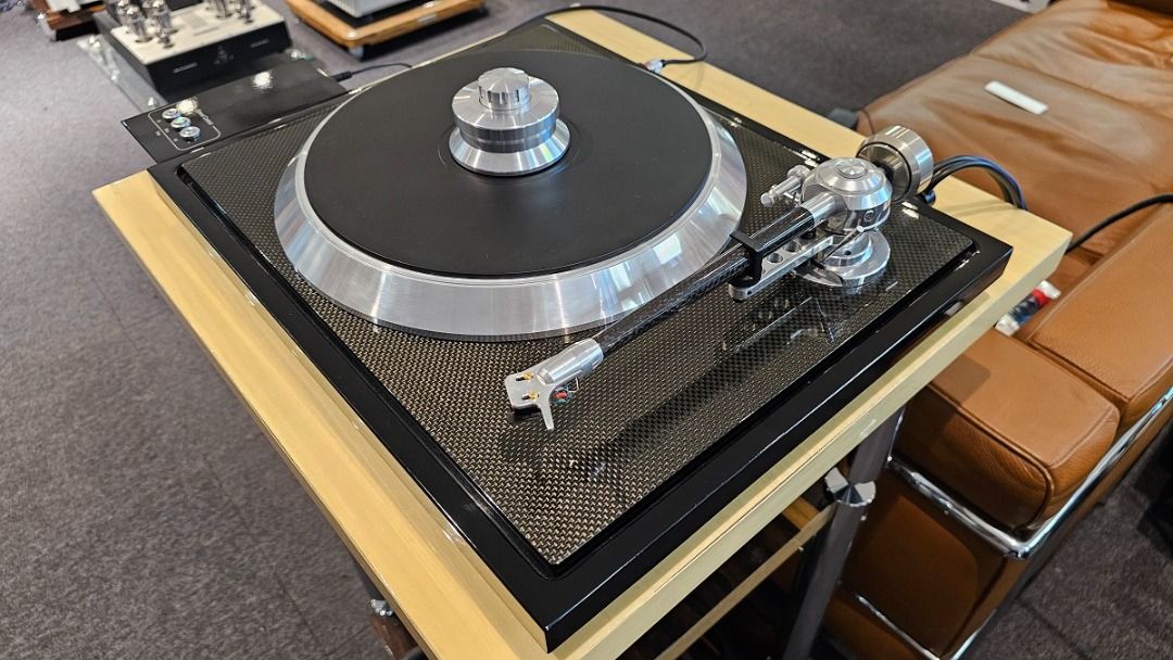 E.A.T. C-Sharp turntable, Audio, Other Audio Equipment on Carousell