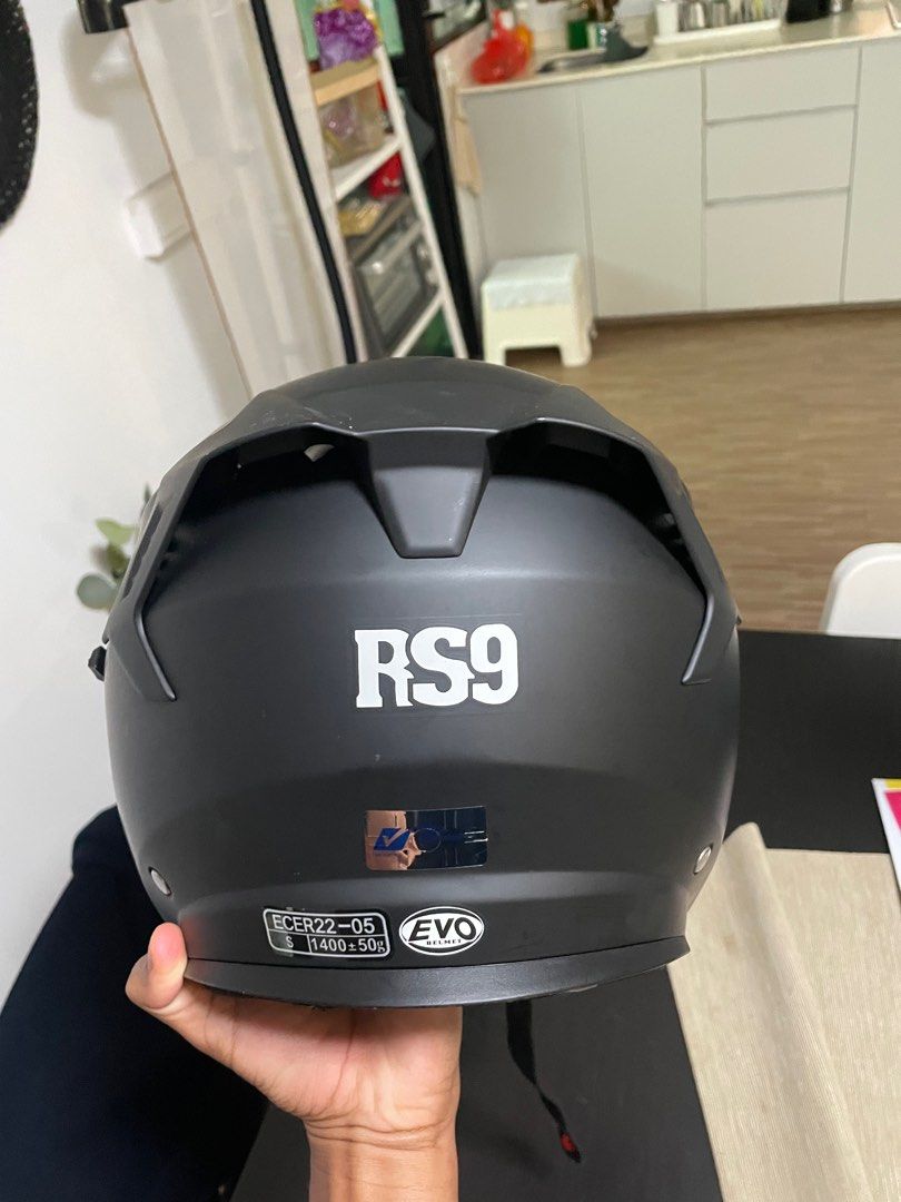 Evo RS9 helmet, Motorcycles, Motorcycle Apparel on Carousell