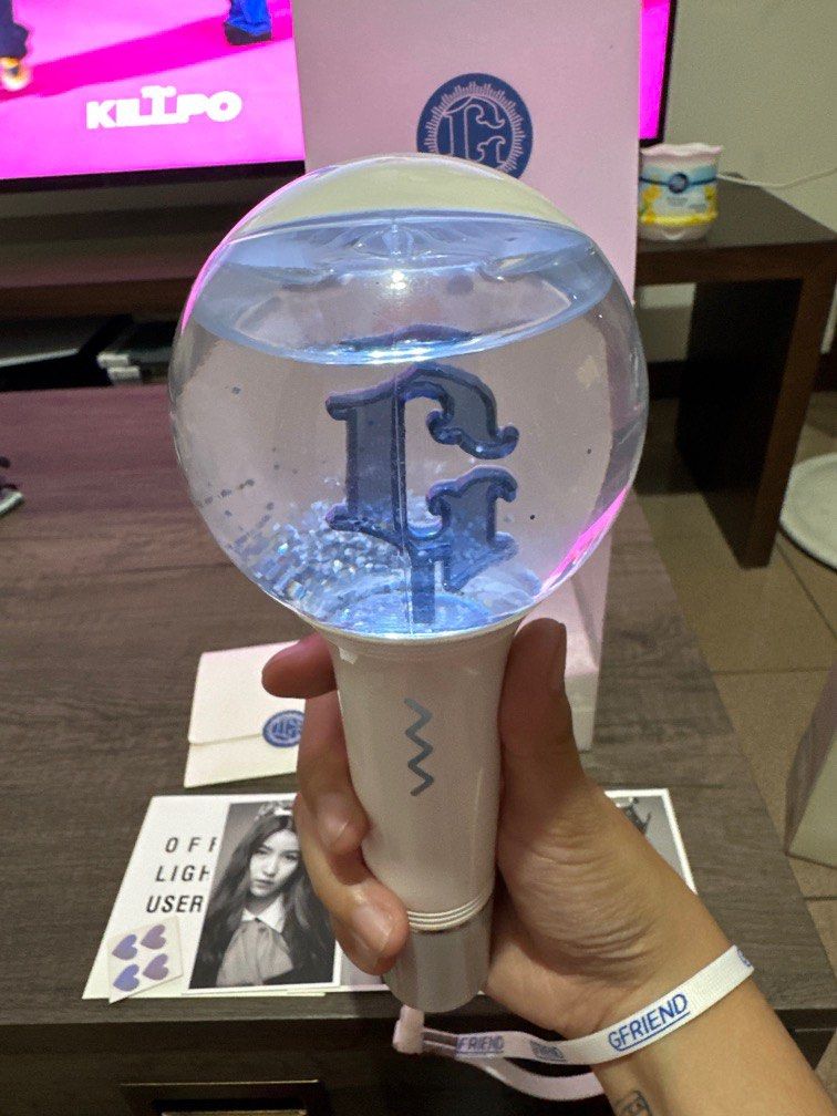 GFriend Official Light Stick version 1, Hobbies & Toys, Memorabilia ...