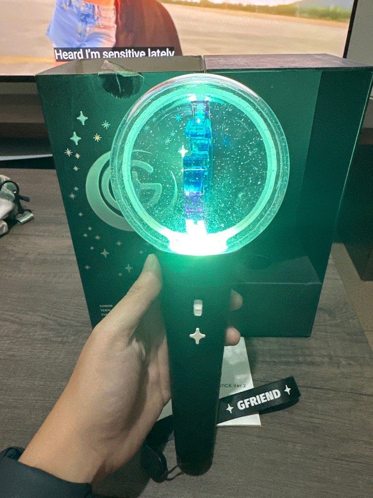 GFriend Official Light Stick version 2, Hobbies & Toys, Memorabilia ...