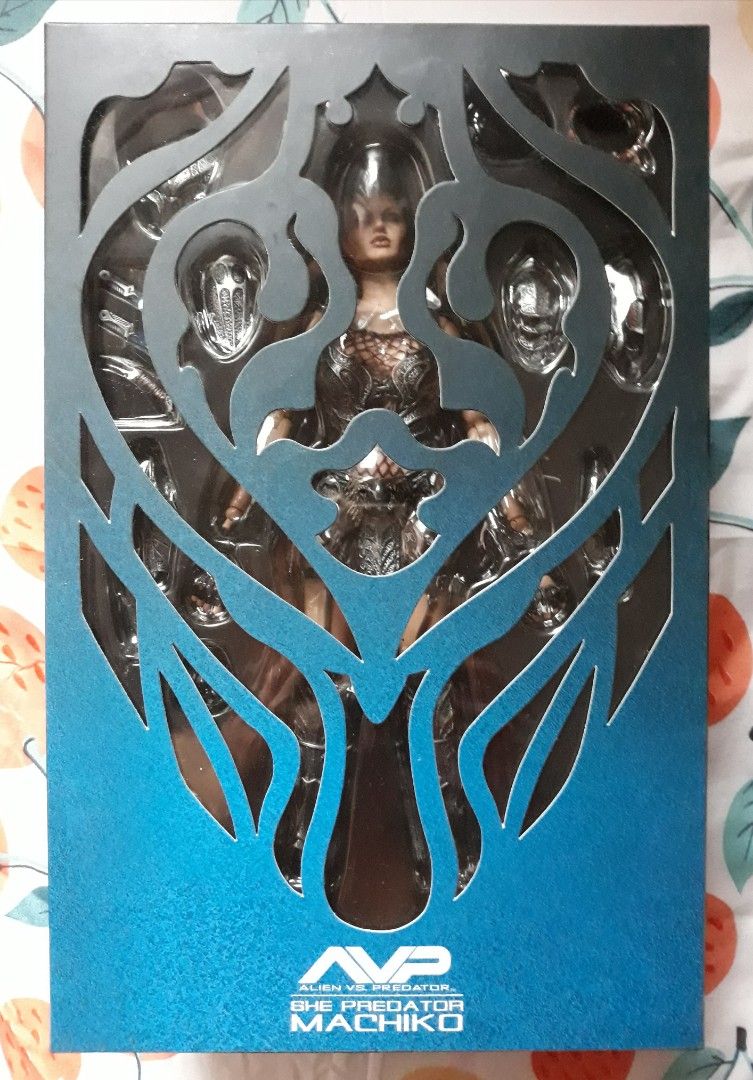 Hot Toys AVP She Predator Machiko. MIMB., Hobbies & Toys, Toys & Games ...