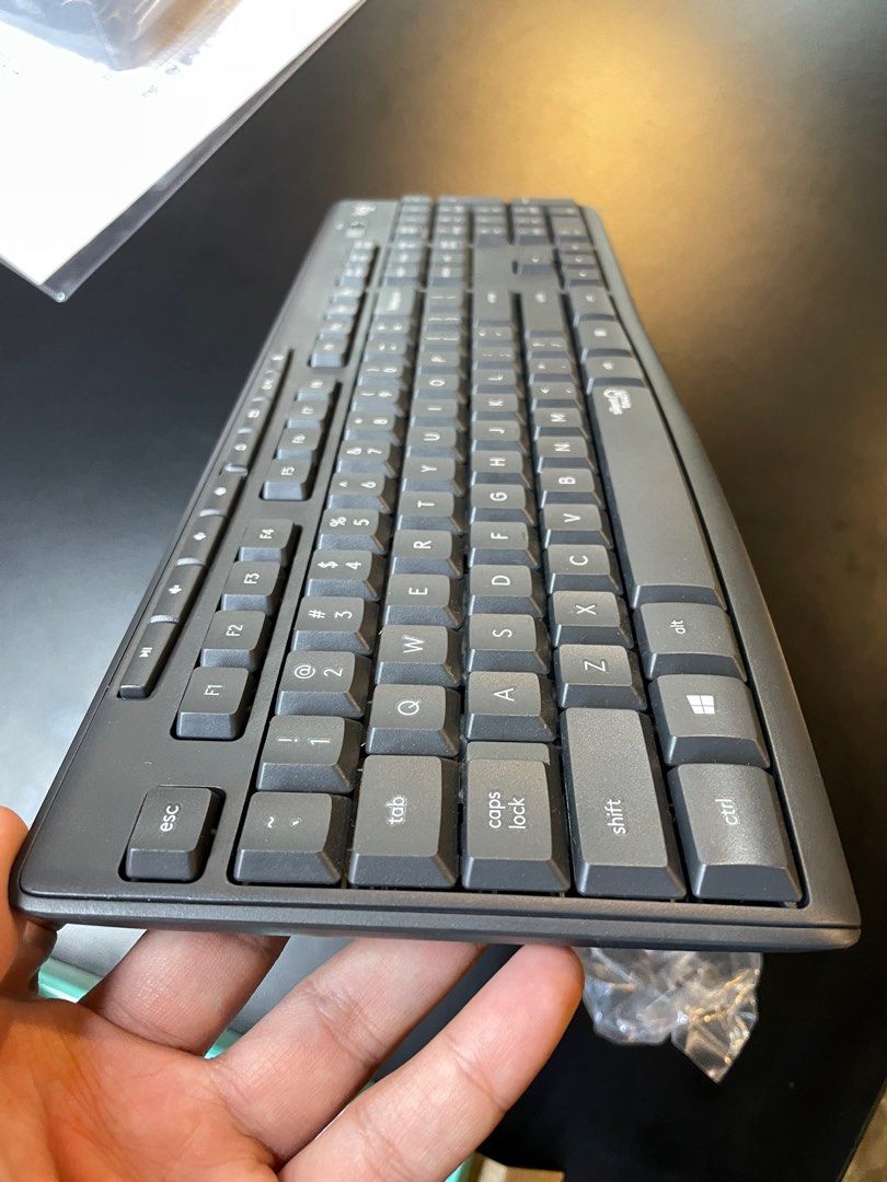 Logitech Silent Wireless Combo Keyboard And Mouse Mk295 Computers And Tech Parts And Accessories