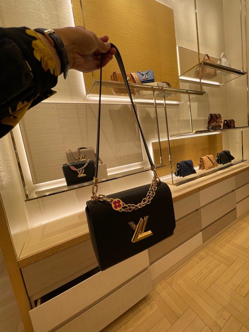 Louis Vuitton, Women's Fashion, Bags & Wallets, Shoulder Bags on Carousell