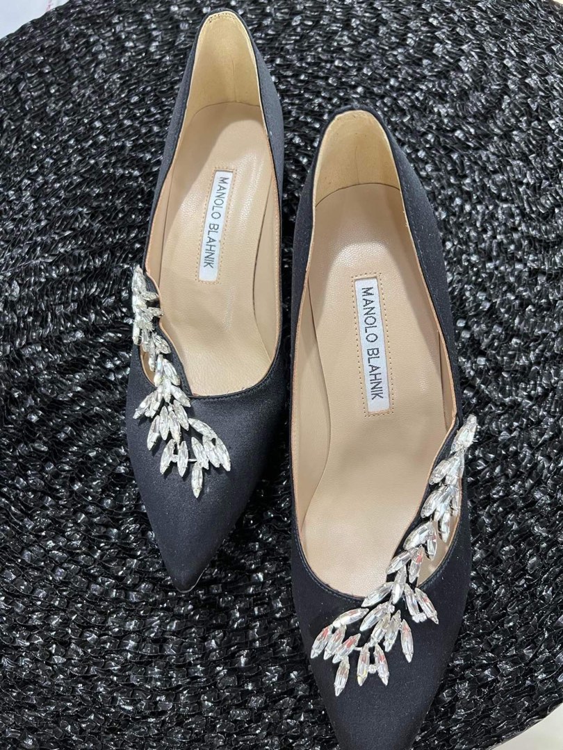 Manolo b , Women's Fashion, Footwear, Heels on Carousell