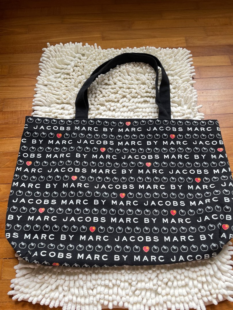 Marc Jacobs Magazine Bag, Women's Fashion, Bags & Wallets, Shoulder ...