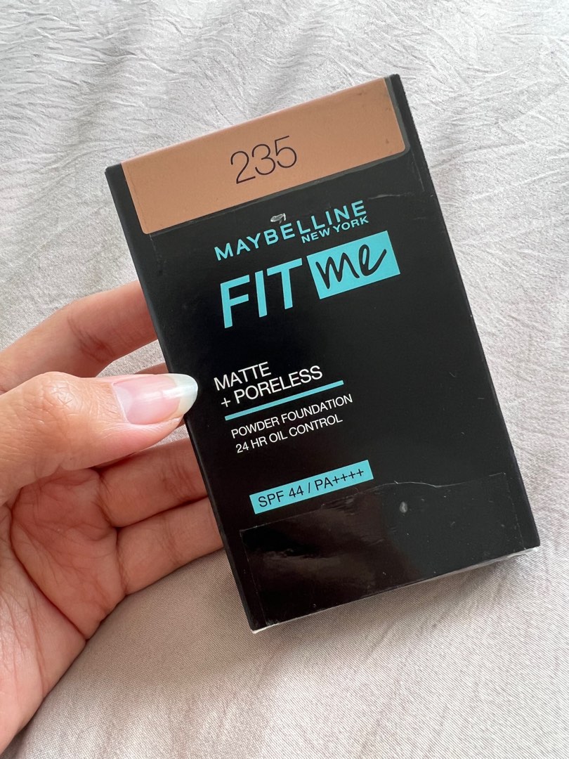 Maybelline Fit Me Matte + Poreless Powder Foundation in shade 235 ...