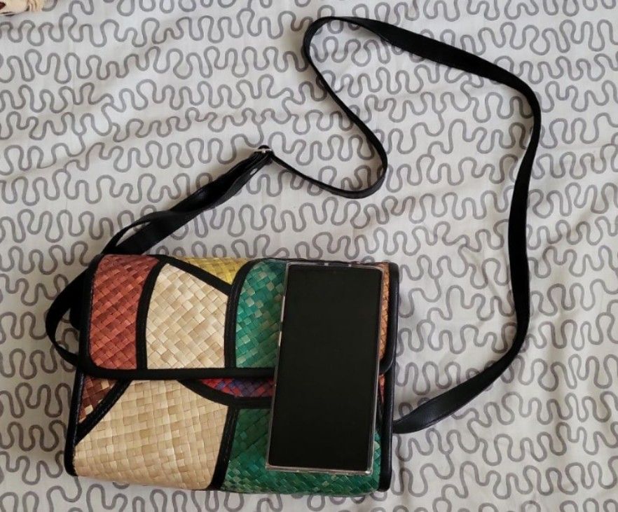 native bag on Carousell