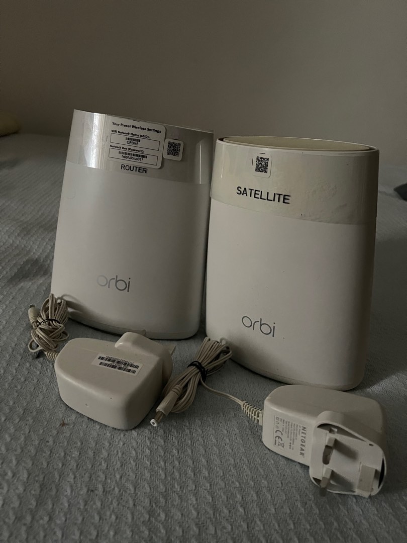 Orbi wifi router with satellite, 電腦＆科技, 電腦周邊及配件, 其他 - Carousell