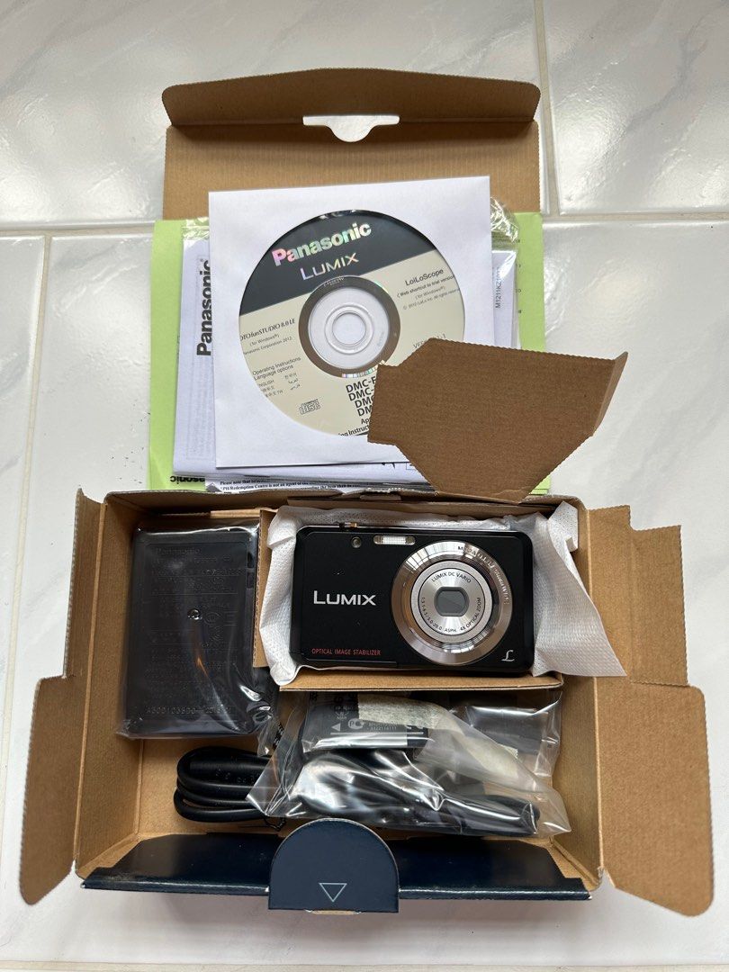 Panasonic LUMIX FH4, Photography, Cameras on Carousell