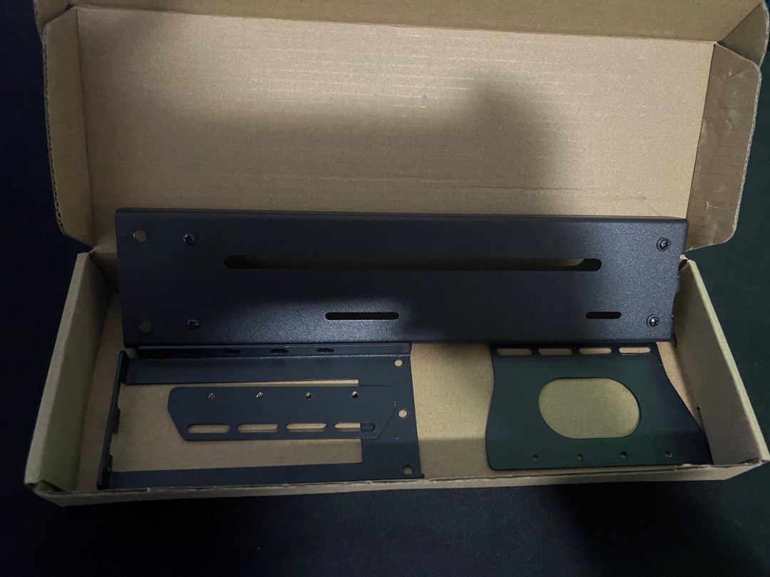 Pcie gen 4 riser cable with mounting bracket, Computers & Tech, Parts ...