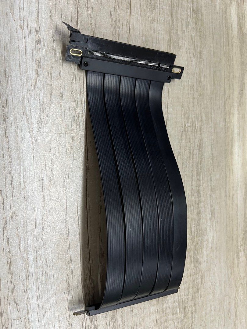 Pcie gen 4 riser cable with mounting bracket, Computers & Tech, Parts ...