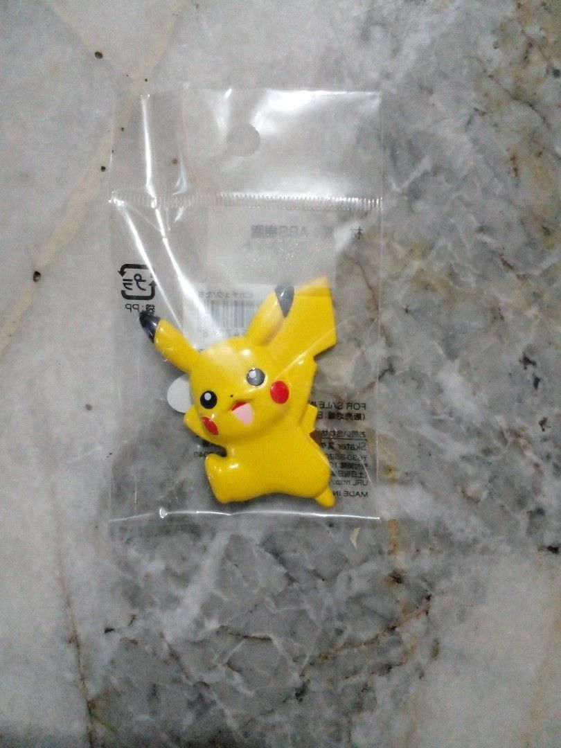 Pikachu magnet, Hobbies & Toys, Stationery & Craft, Other Stationery ...
