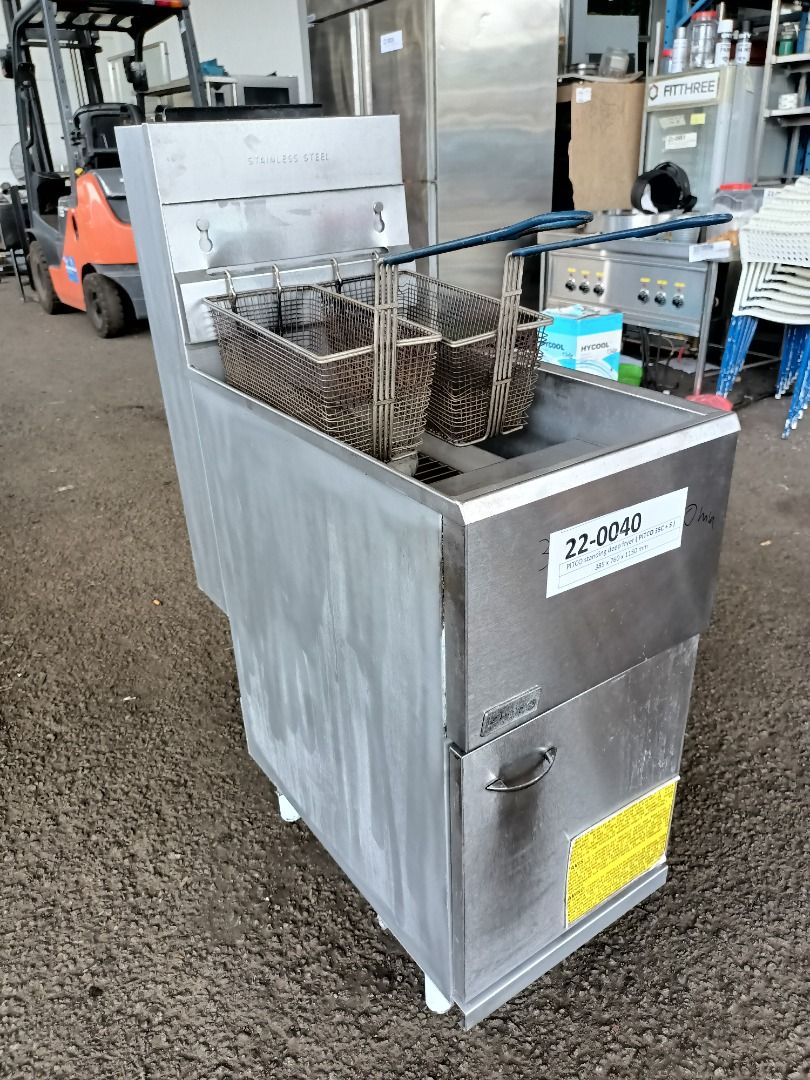 PITCO standing deep fryer, TV & Home Appliances, Kitchen Appliances ...