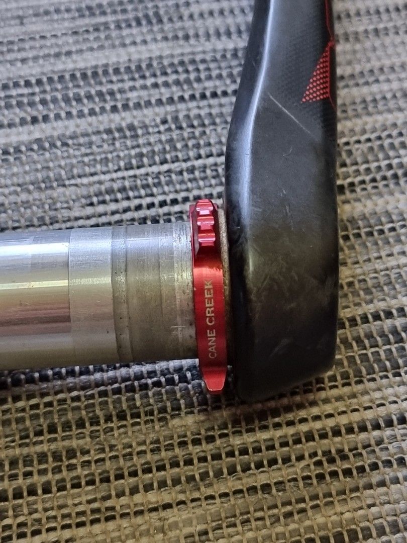 Race face next r cranks - Carbon with red decals, Sports Equipment ...