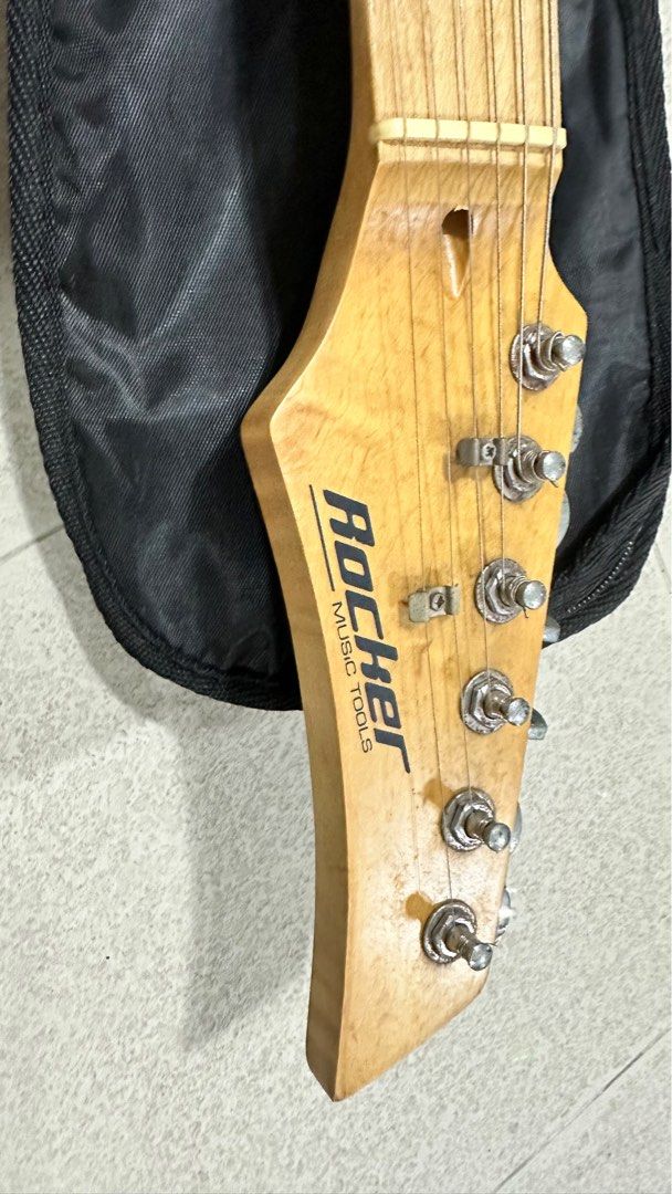 Rocker electric guitar, Hobbies & Toys, Music & Media, Musical ...