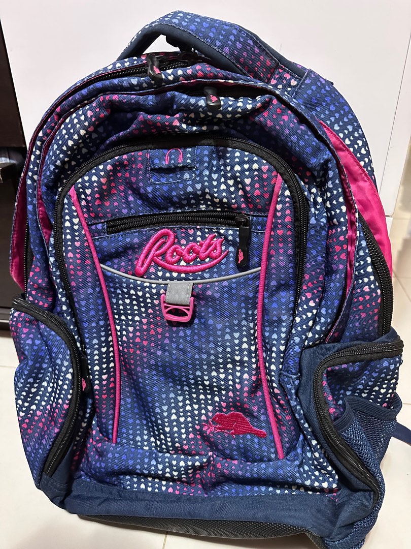 Roots backpack 背囊, 女裝, 手袋及銀包, 背囊 - Carousell