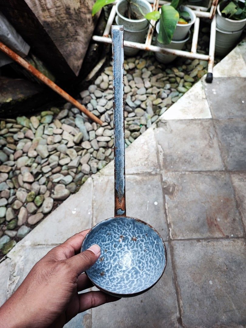 Sendok Sayur Enamel Blirik Jadul, Antik, Pajangan di Carousell