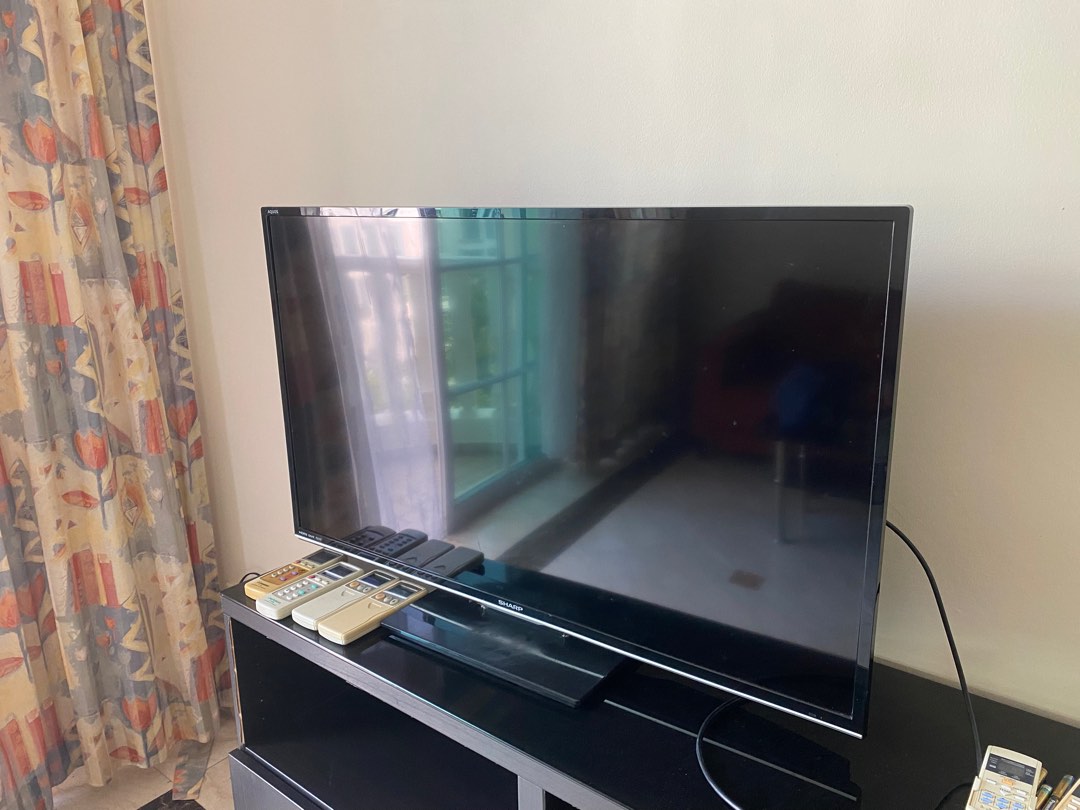 Sharp Aquos 39 inch TV, TV & Home Appliances, TV & Entertainment, TV on ...