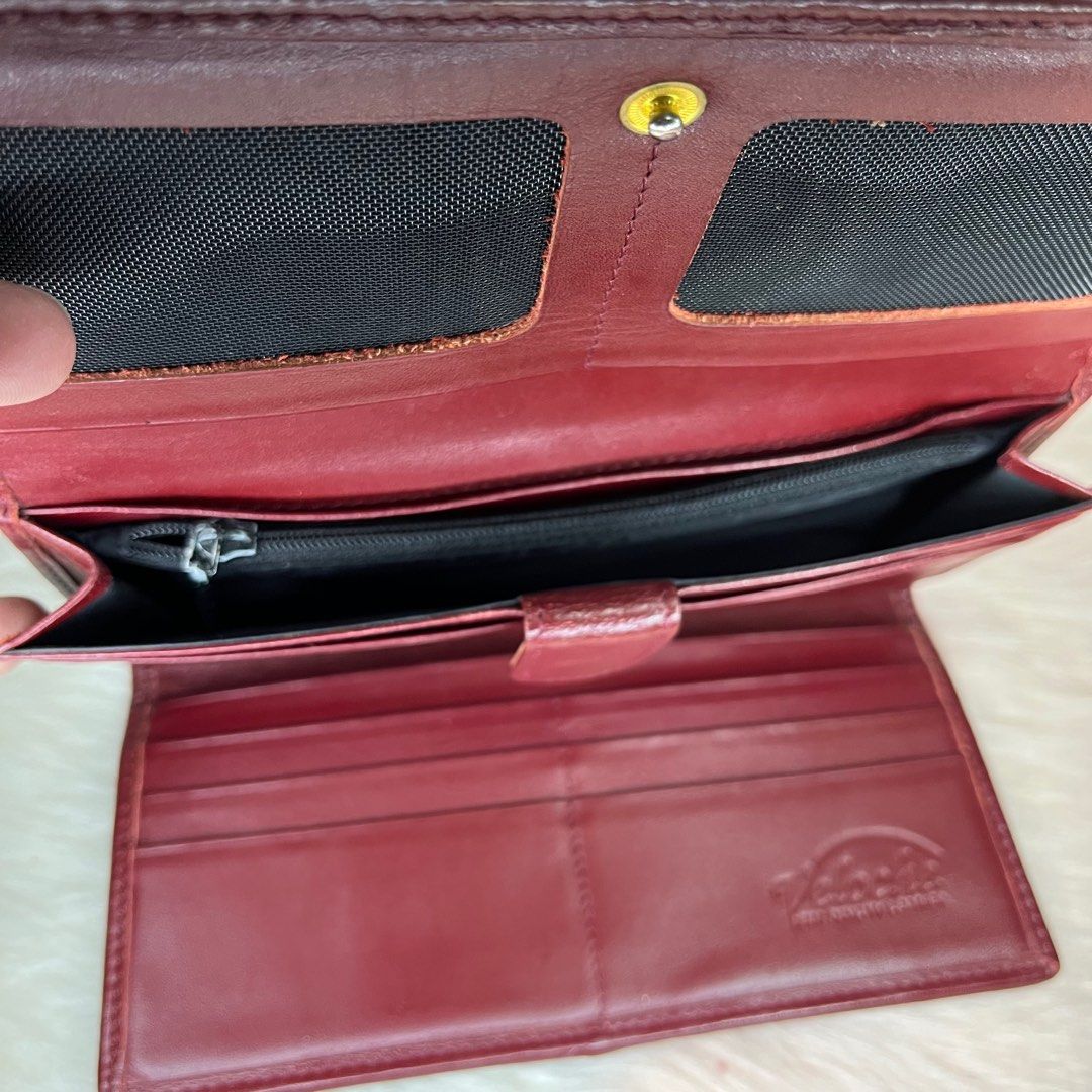 Stingray Skin Red Tri-fold Wallet, Women's Fashion, Bags & Wallets ...