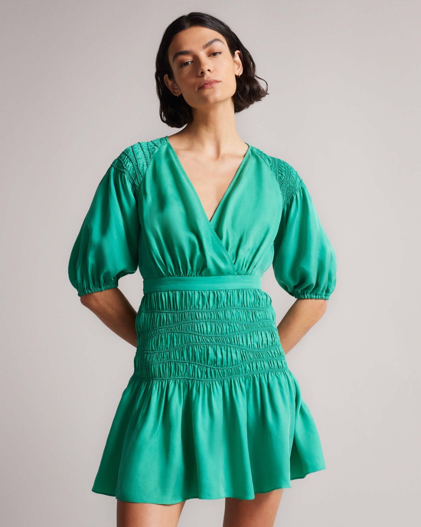 Ted Baker Green Taluna Smocked Panel Wrap Mini Dress, 女裝, 連身裙 & 套裝, 連身裙 ...