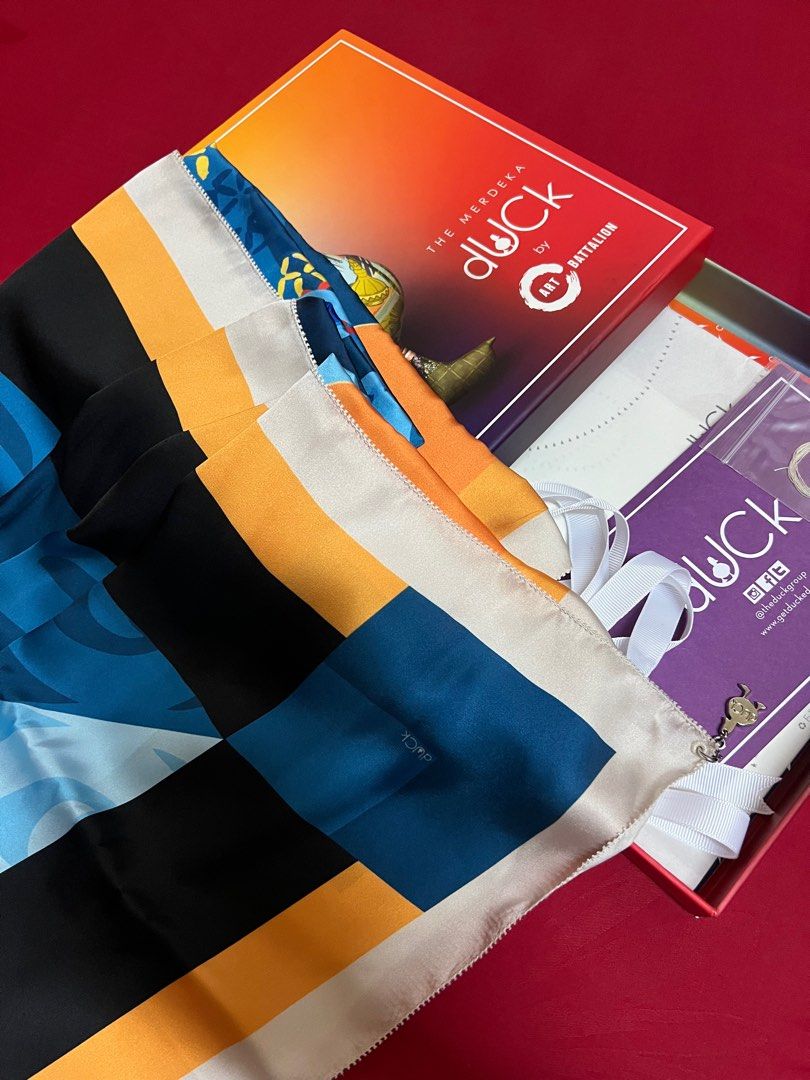 [RP:RM350]The Merdeka dUCk by Art Battalion Square Scarf in Sarawak ...