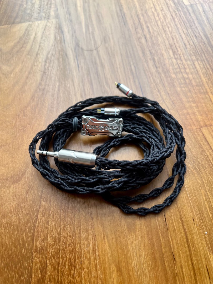 Toxic Cables Silver Widow French Silk 8braid Iem 2pin audiophile cable ...