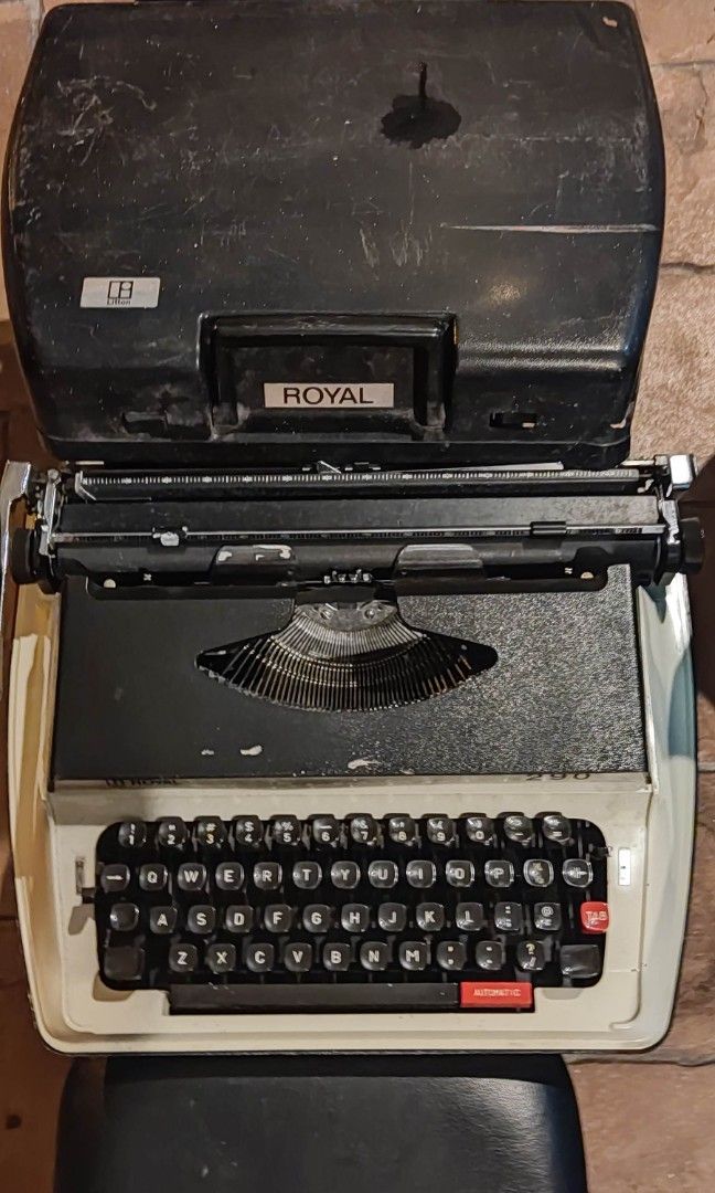 Typewriter, Computers & Tech, Office & Business Technology on Carousell