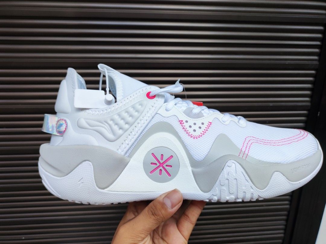 Wade Ice blood V2, Men's Fashion, Footwear, Sneakers on Carousell