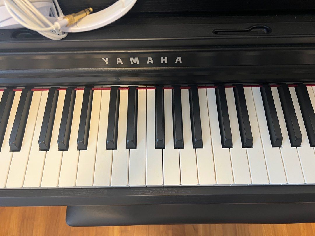 YAMAHA digital piano CLP 725, Hobbies & Toys, Music & Media, Musical ...