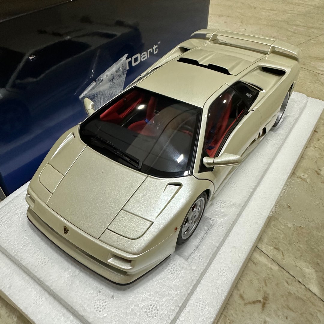 Autoart 1/8 Lamborghini Diablo SE30 Jota White, Hobbies & Toys, Toys ...