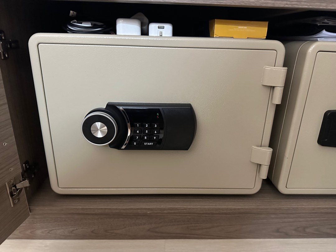 Eagle Safe, Furniture & Home Living, Security & Locks, Safe on Carousell