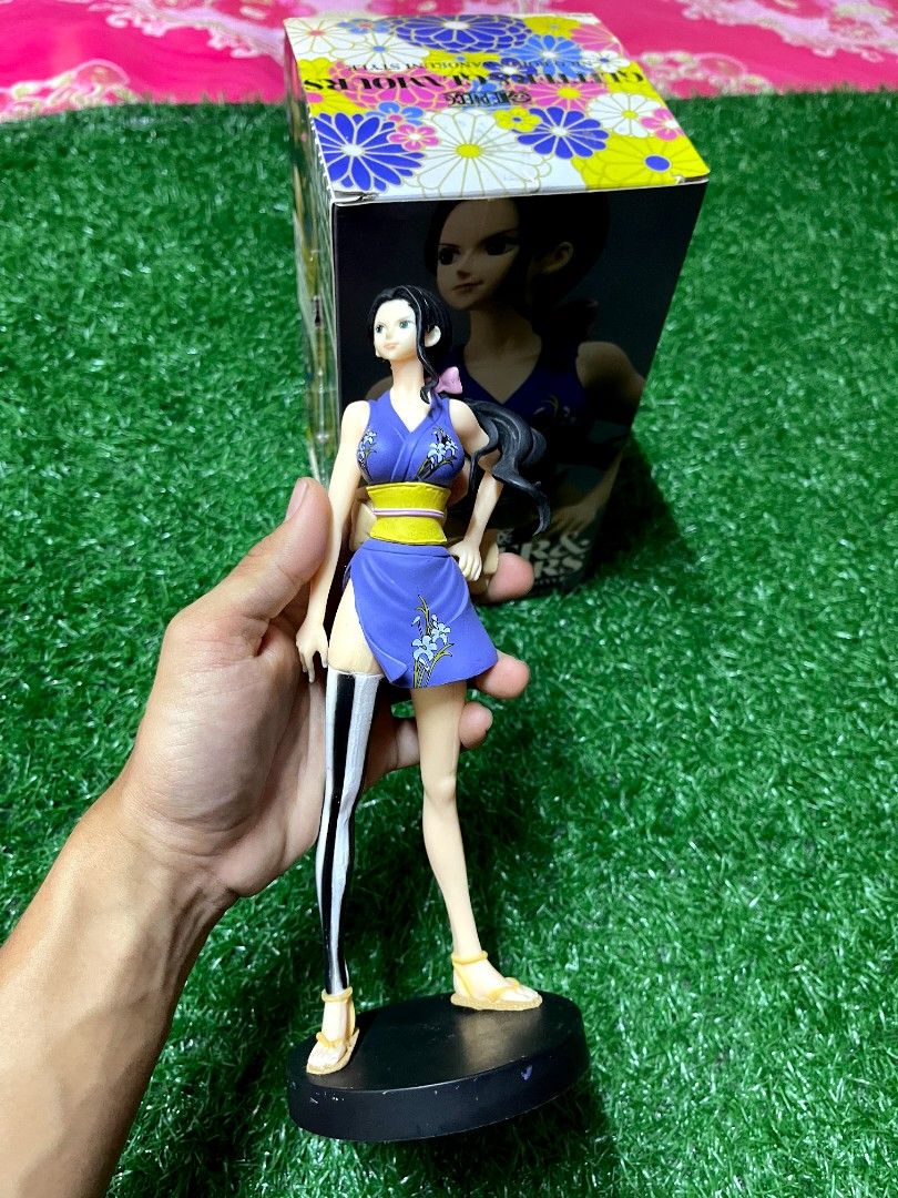 FIGURE ONE PIECE : NICO ROBIN, Hobbies & Toys, Toys & Games on Carousell