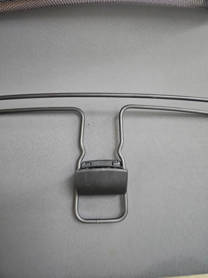 Herman Miller Aeron Chair coat hanger, 傢俬＆家居, 傢俬, 椅子 - Carousell