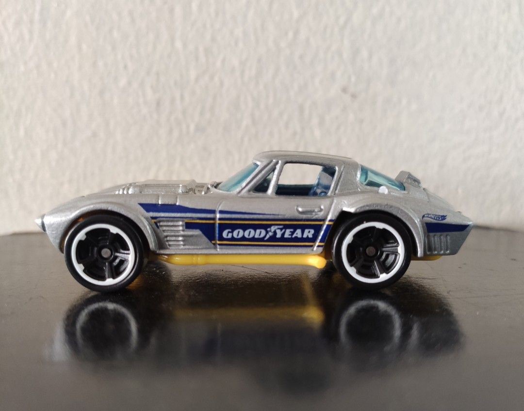 Hot Wheels - Corvette Grand Sport, Hobbies & Toys, Toys & Games on ...