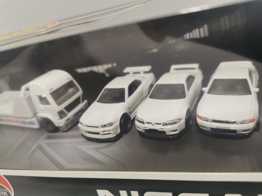 Hotwheels NISSAN Skyline Garage collectors set GTR R32 R33 R34 Custom ...