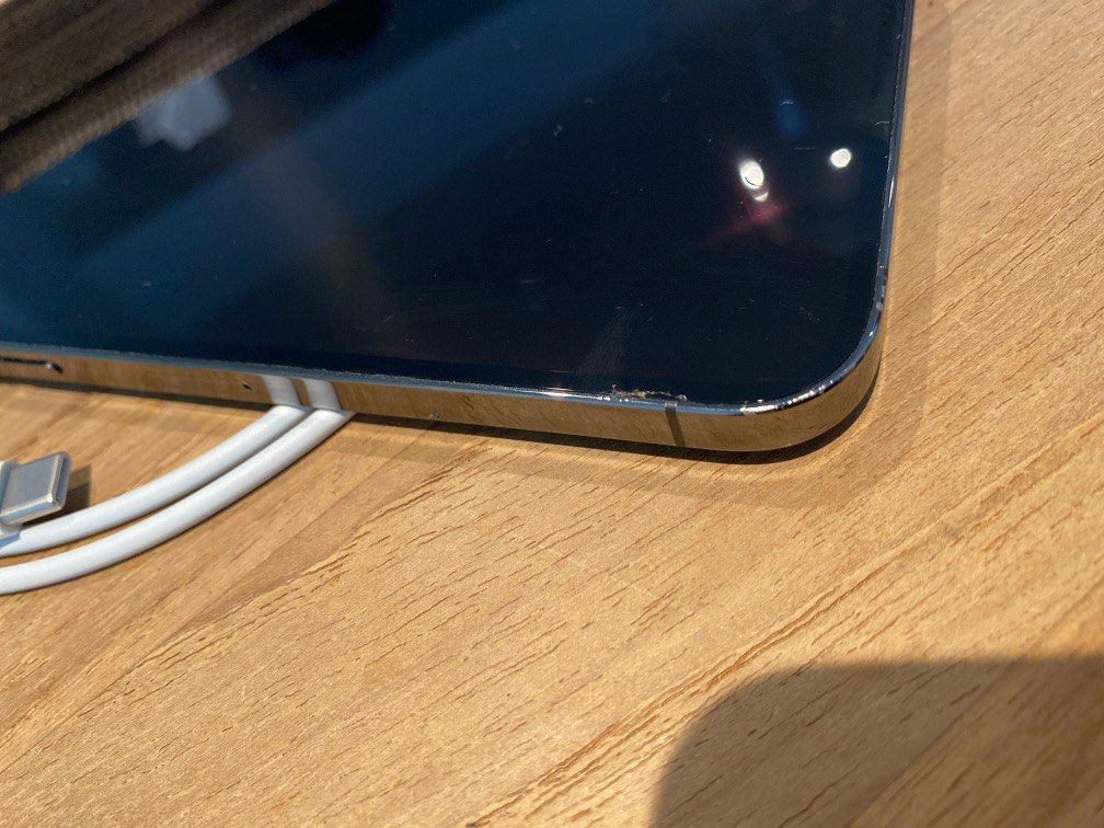 iphone 12 PRO MAX bottom left screen glass chipped, Mobile Phones ...