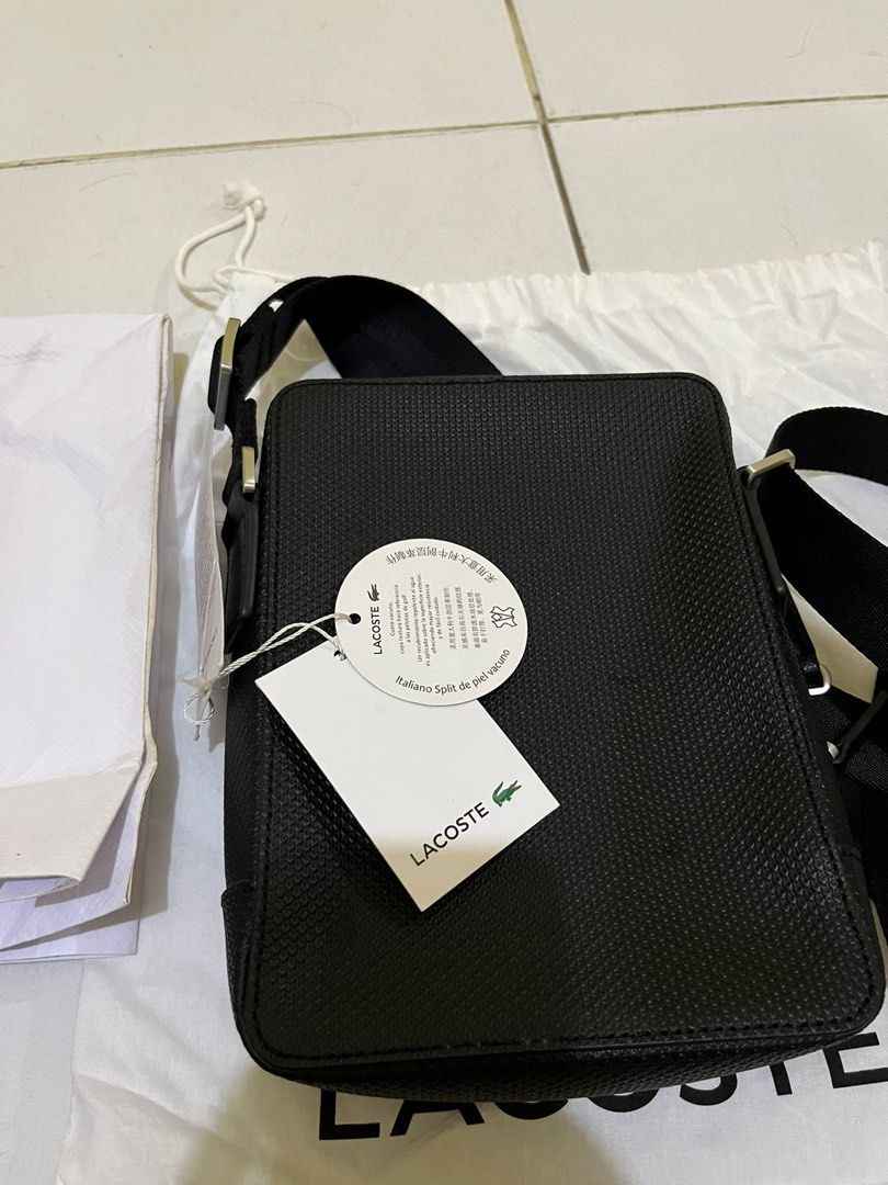 Lacoste vertical camera bag, Fesyen Pria, Tas & Dompet , Tas Selempang ...