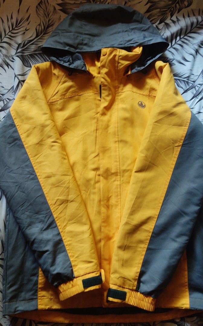 Leaveland 2 Tone Rain Jacket with fleece jacket on Carousell