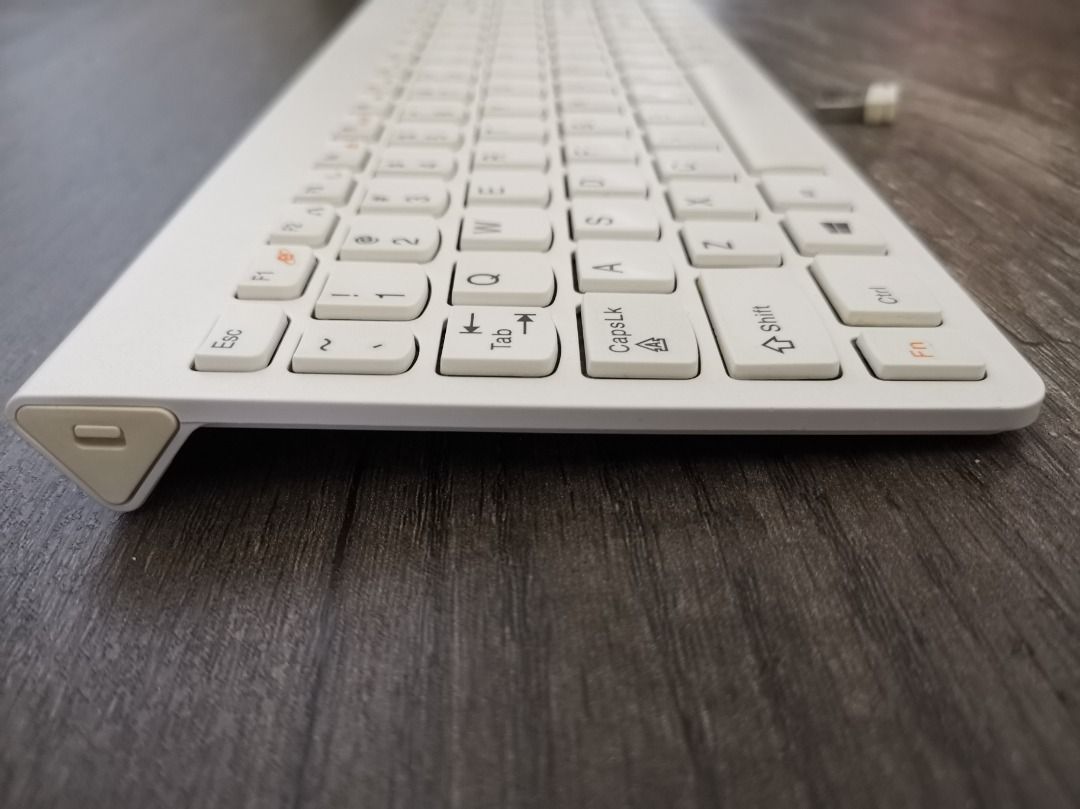 Lenovo wireless keyboard, super slim and handsome off-white color, less ...
