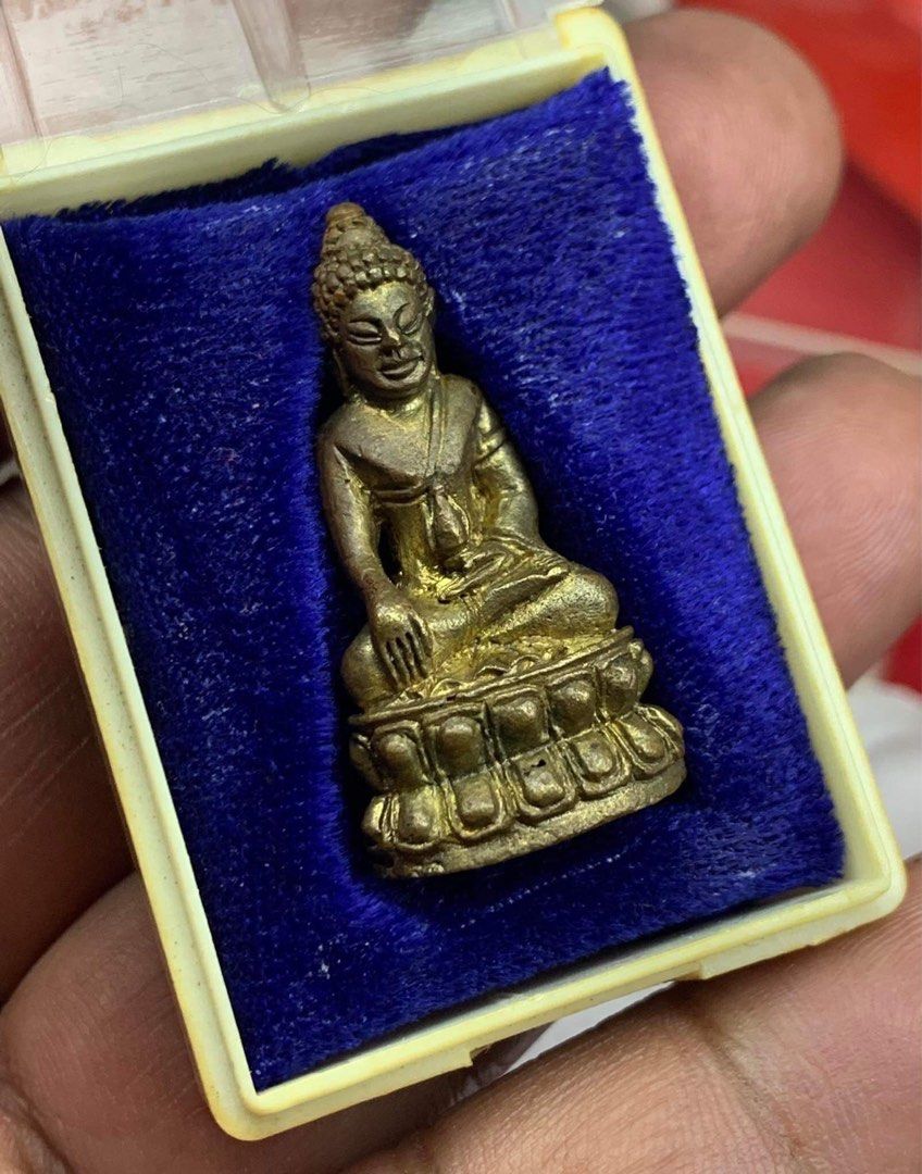 Lp Moon Saoha Phra Kring Srisaket Nur Thongtip 2543, Hobbies & Toys, Memorabilia & Collectibles ...