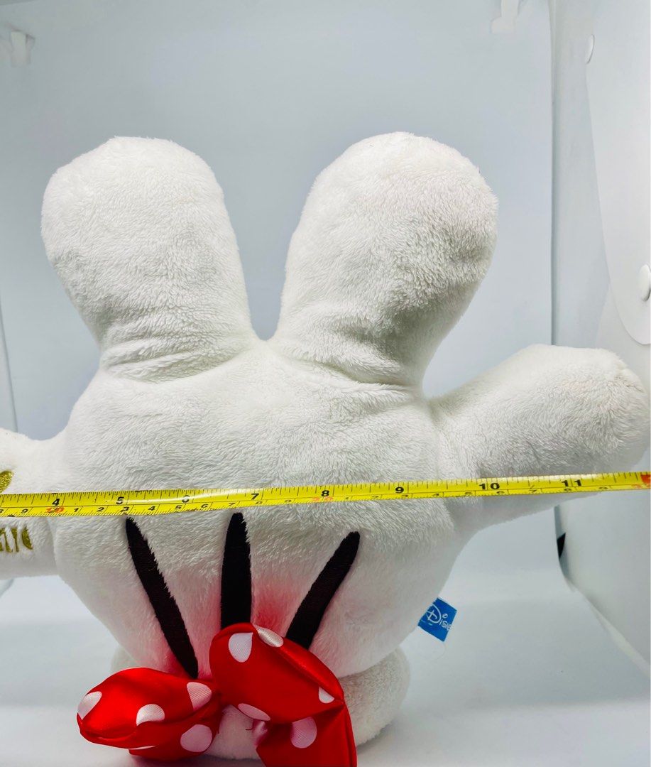 Minnie Mouse Hands on Carousell