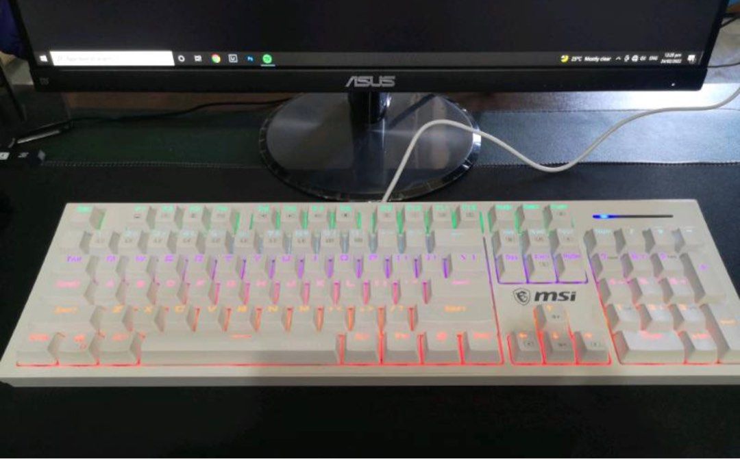 msi VIGOR GK50Z (White), Computers & Tech, Parts & Accessories ...