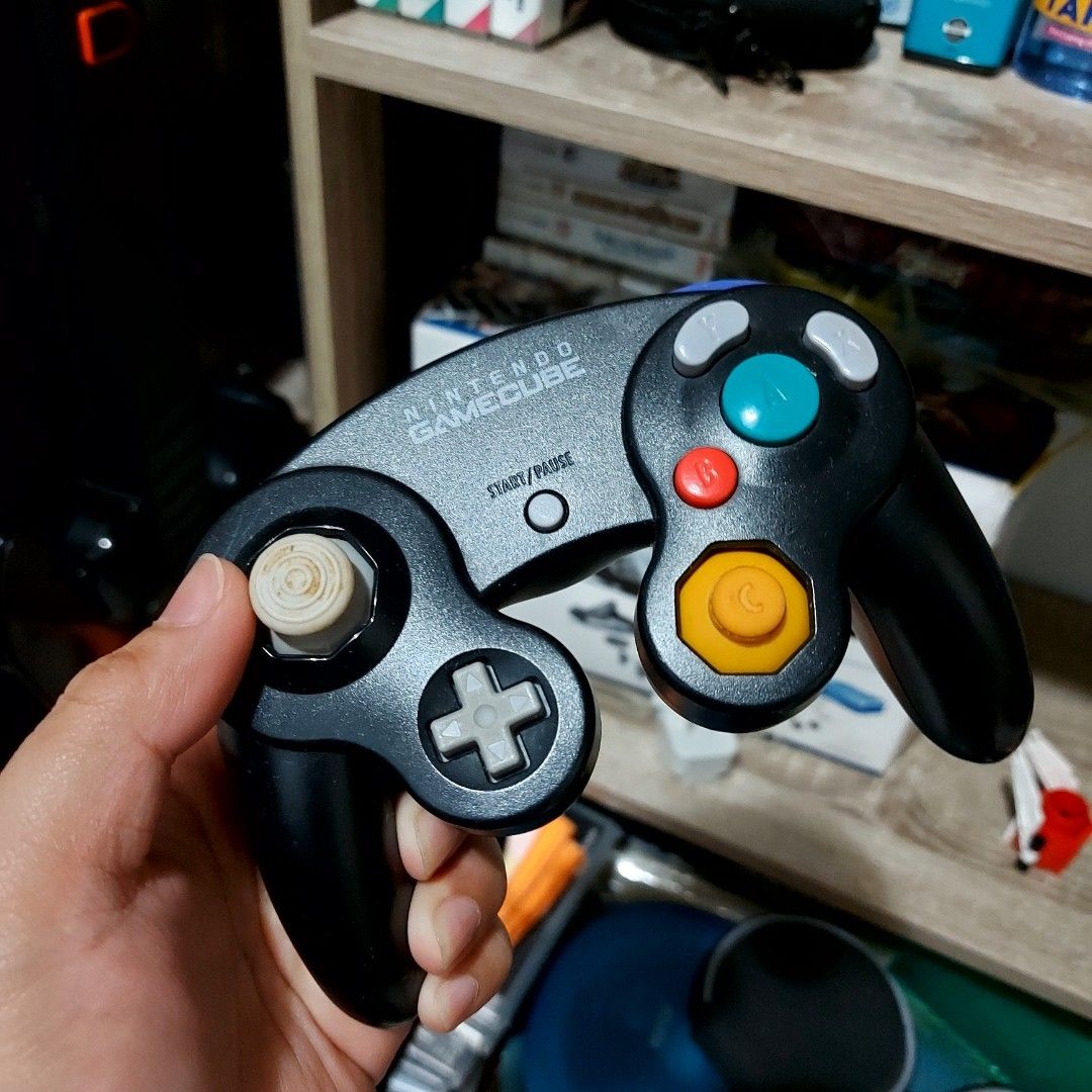 Nintendo Gamecube Controllers ORIGINAL, Video Gaming, Video Game ...