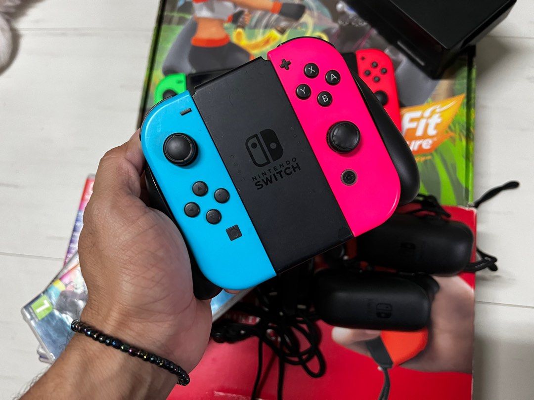 Nintendo switch V2 Complete, Video Gaming, Video Game Consoles ...