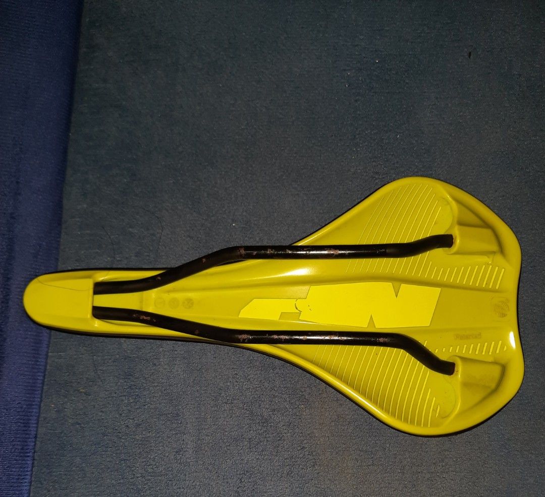 Nukeproof Vector AM Comp Chromoly Saddle, Sports Equipment, Bicycles ...